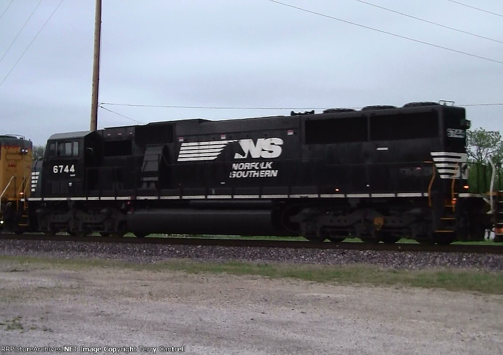 NS 6744